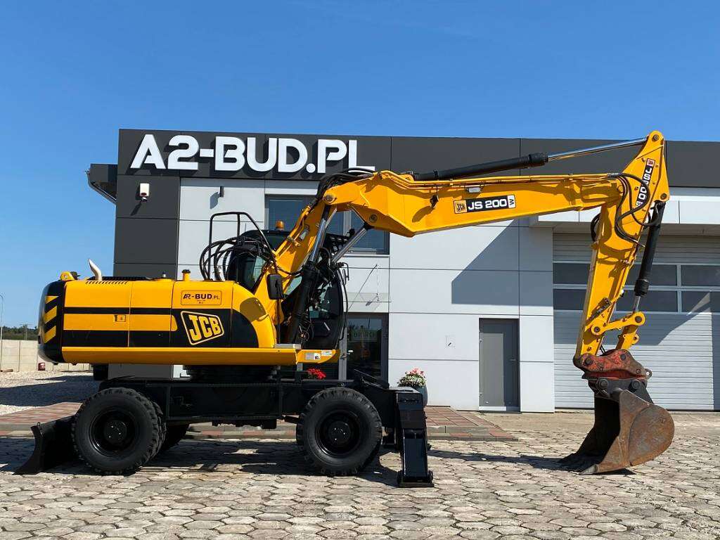 JCB JS 200 W - MotoMaszyny.pl